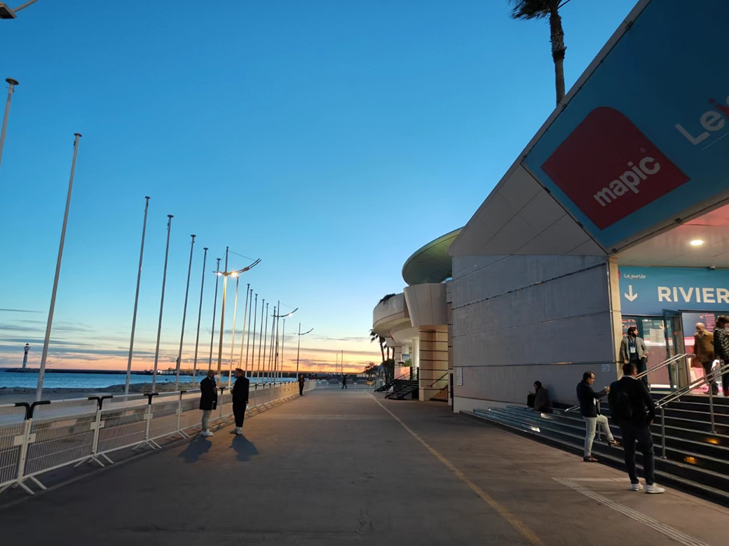 Vionvision Dazzles at the MAPIC Exhibition, Marking the Brand-new Era ...